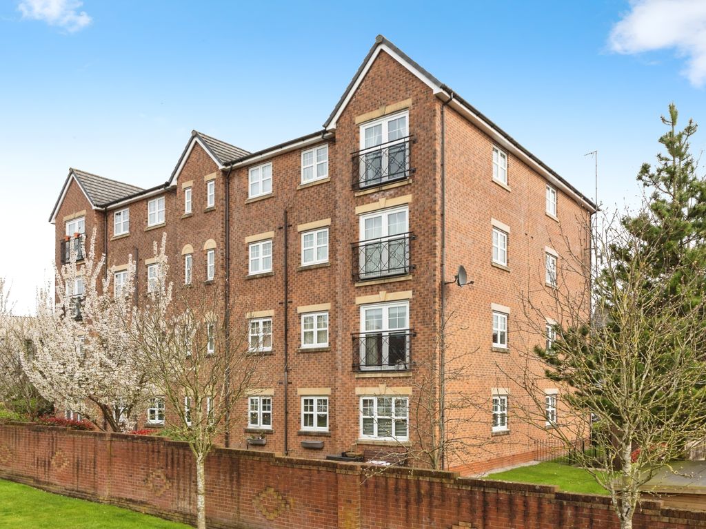 2 bed flat for sale in 1 Clayborne Court, Manchester M46, £124,950 - Zoopla