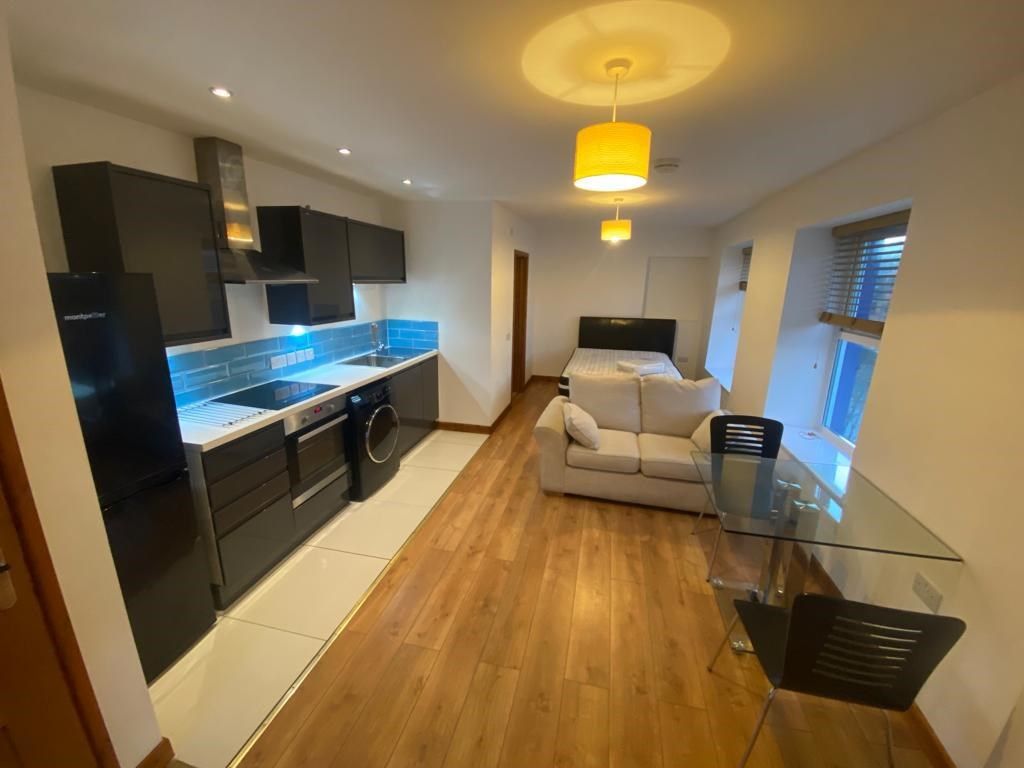 Studio to rent in Walter Road, Swansea SA1, £880 pcm - Zoopla