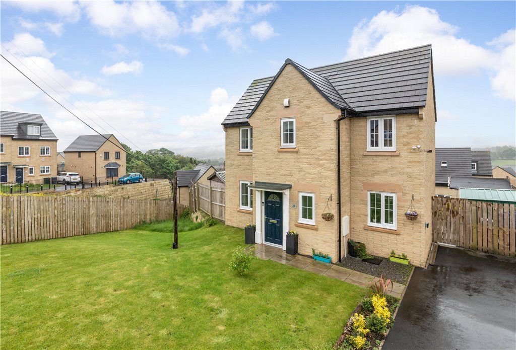 3 bed detached house for sale in Beck Bridge Lane, Allerton, West ...