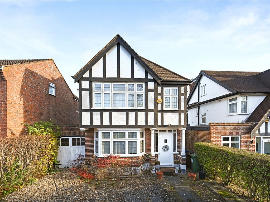 3 Bed Detached House For Sale In Rowlands Avenue Hatch End Pinner Ha5