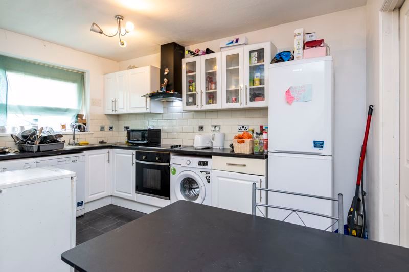 5 bed flat for sale in Field Road, London W6, £450,000 - Zoopla