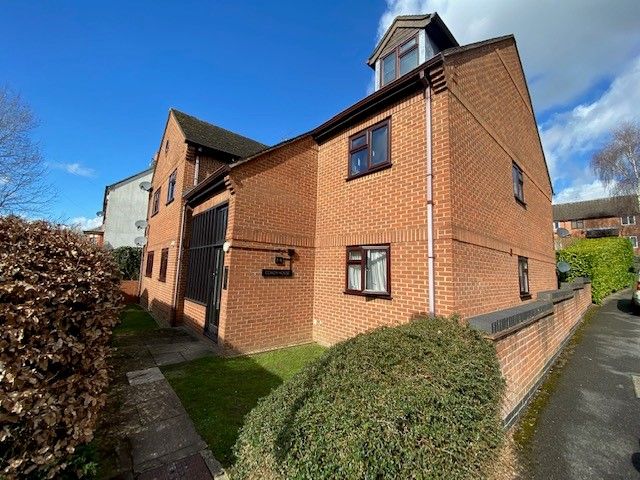 1 bed flat to rent in Old Coach Drive, High Wycombe HP11 - Zoopla