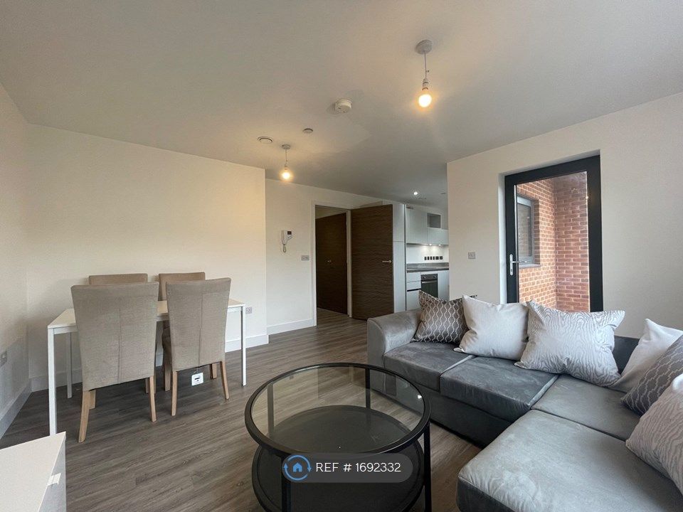 2 bed flat to rent in Hurst Street, Liverpool L1 - Zoopla