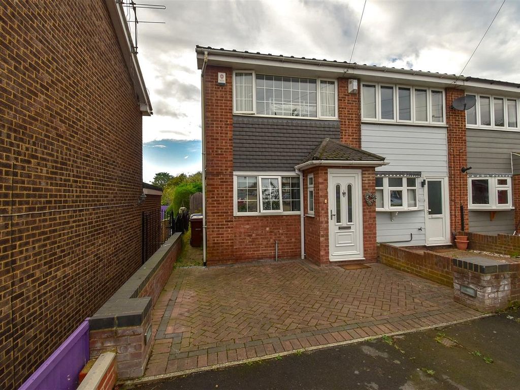 2 Bed End Terrace House For Sale In Furness Close Chadwell St Mary
