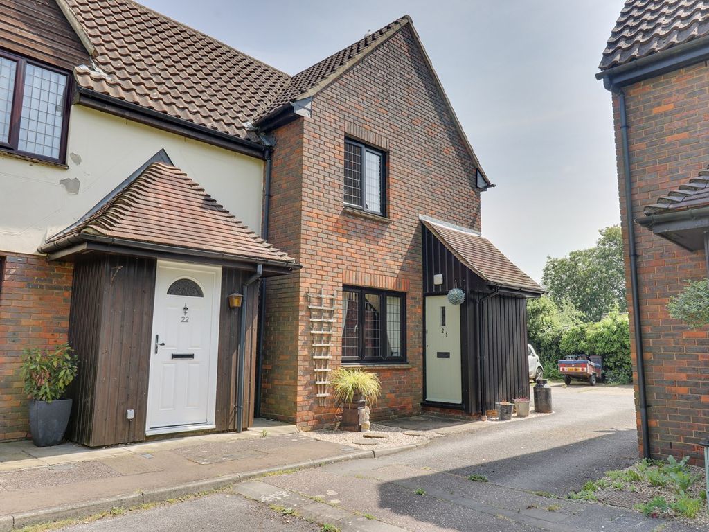 2 bed end terrace house for sale in Lordswood View, Leaden Roding ...
