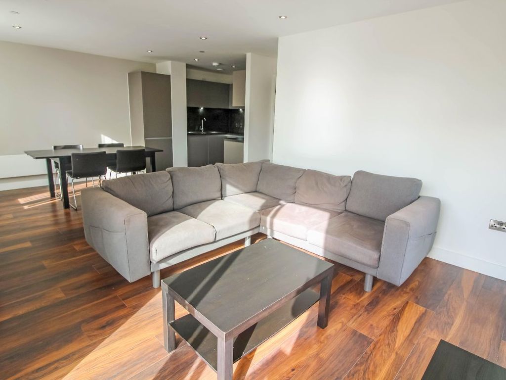 3 bed flat to rent in The Assembly, Cambridge Street, Manchester M1, £ ...