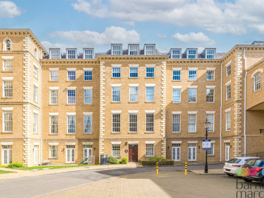2 bed flat for sale in Royal Drive, London N11, £550,000 - Zoopla