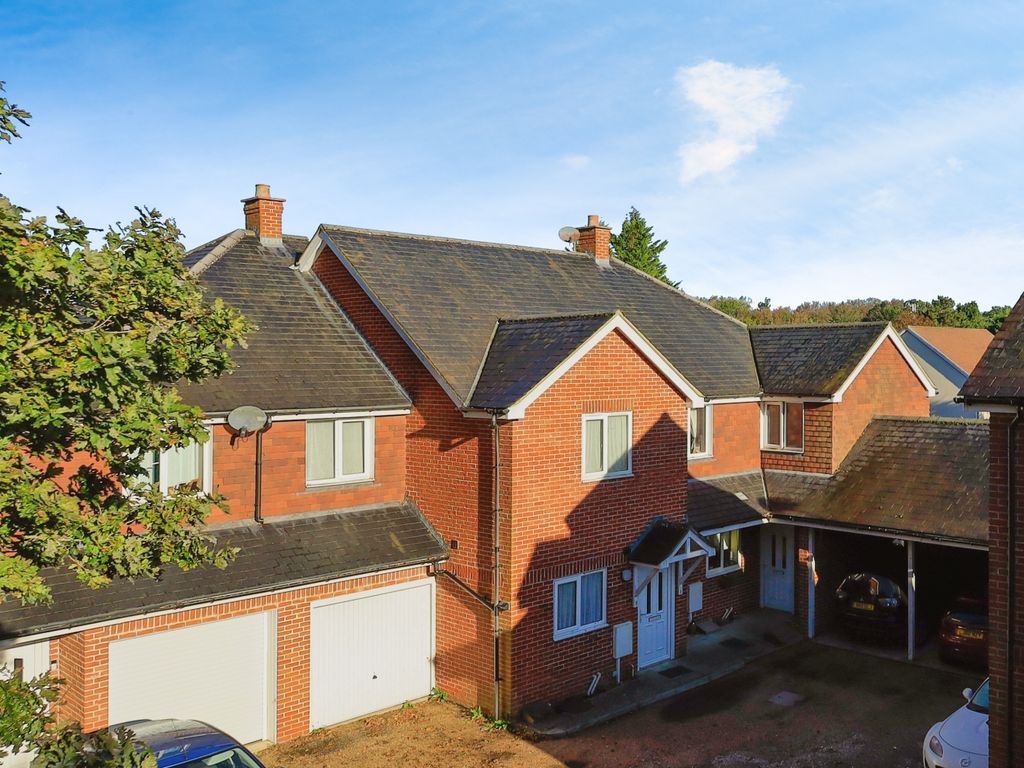 2 Bed Terraced House For Sale In Old Vicarage Close Horam Heathfield