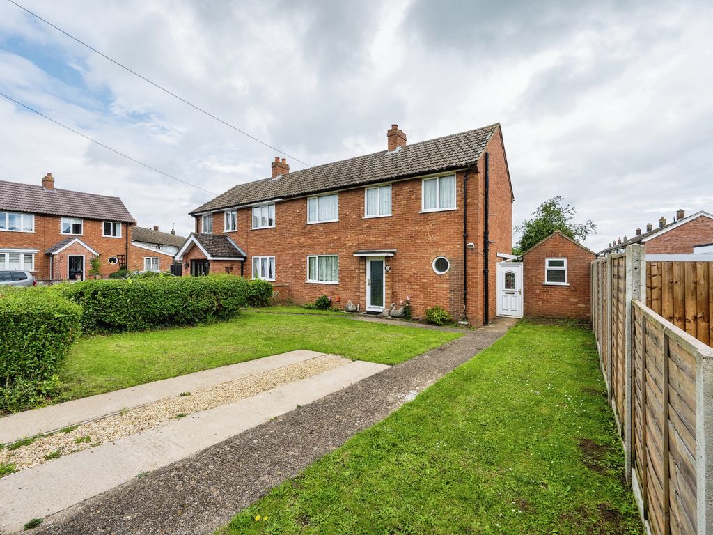 3 Bed Semi Detached House For Sale In Easton Close Flitwick Bedford