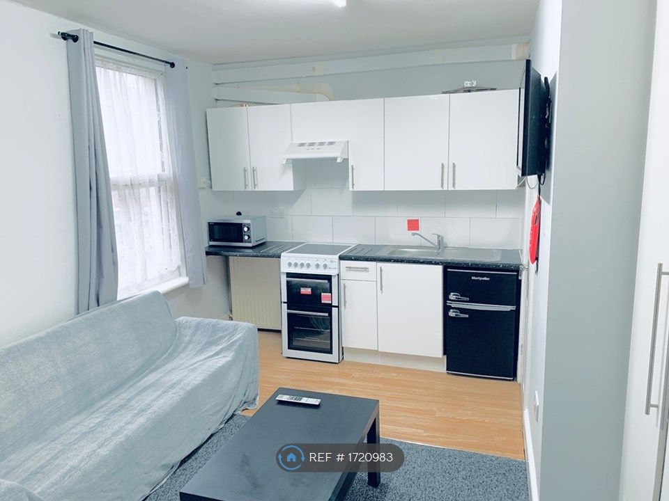 Studio to rent in Waylen Street, Reading RG1 - Zoopla