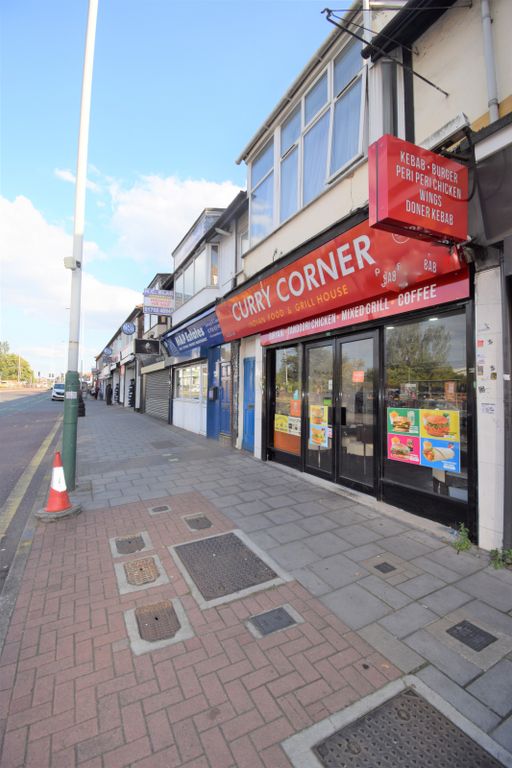 Restaurant/cafe to let in Roneo Corner, Hornchurch RM12, £12,060 pa ...