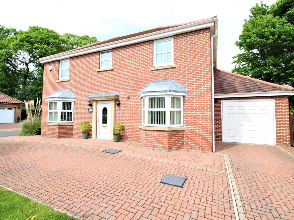 4 bed detached house for sale in Racecourse Close, Swinton, Mexborough ...