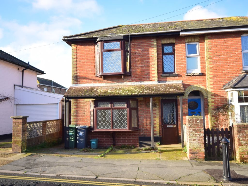 2 bed maisonette to rent in Landguard Road, Shanklin PO37, £850 pcm ...