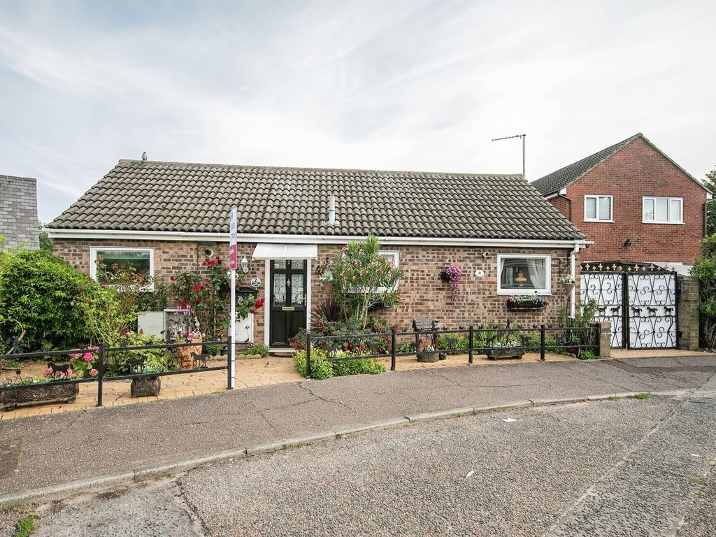 2 bed detached bungalow for sale in Patmore Road, Colchester CO4, £ ...