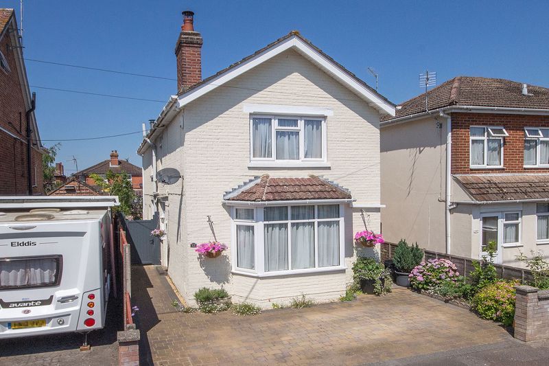 3 bed detached house for sale in Compton Road, Totton, Southampton SO40 ...