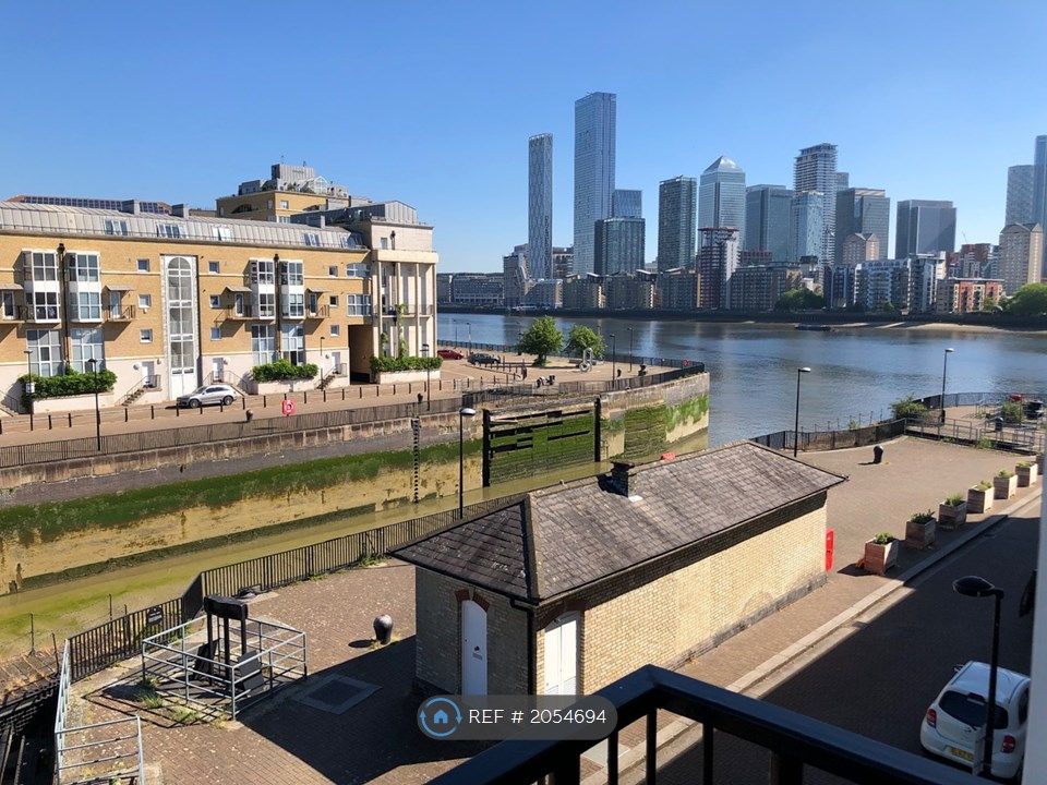 1 bed flat to rent in Princes Court, London SE16, £1,850 pcm - Zoopla