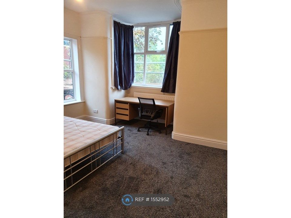 7 bed semi-detached house to rent in Hanover Crescent, Manchester M14 ...