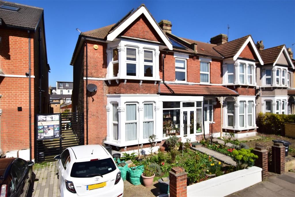 4 bed end terrace house for sale in Felbrigge Road, Ilford, Essex IG3 ...