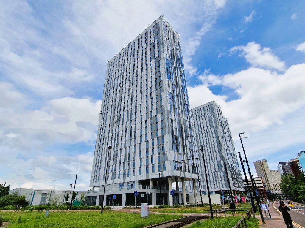 2 bed flat to rent in Michigan Point D, Michigan Ave, Salford M50, £ ...