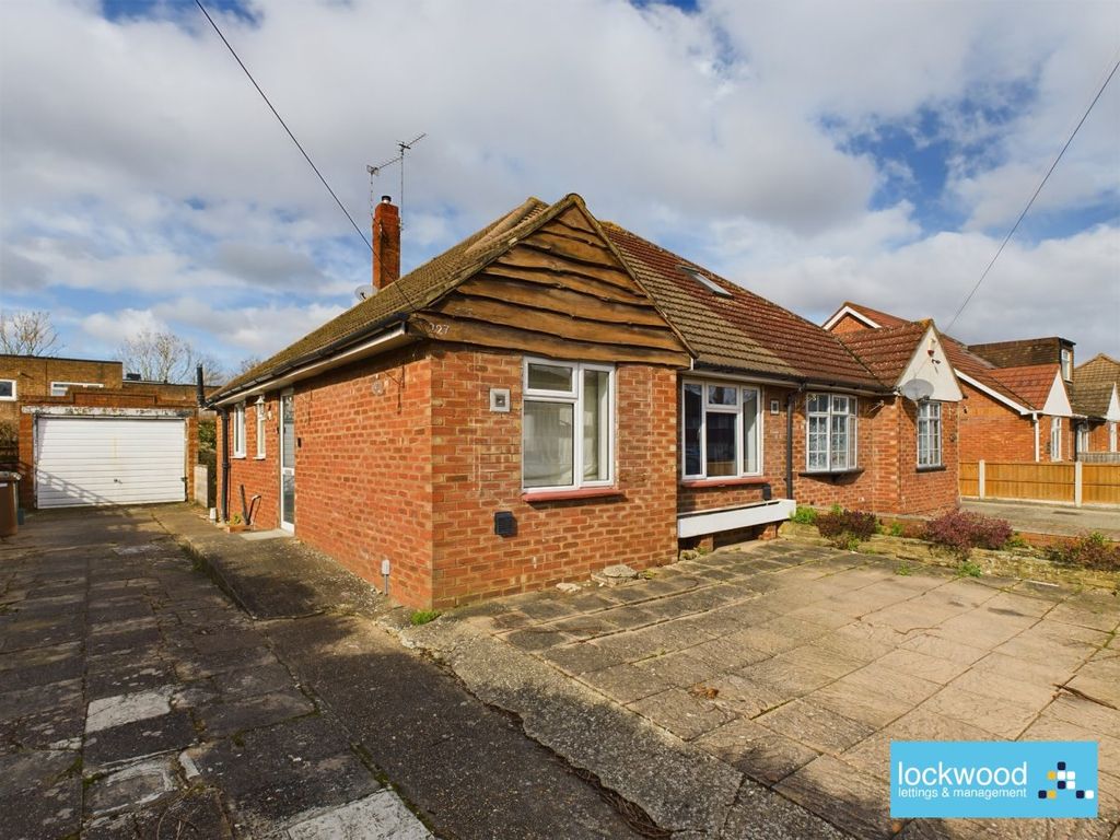 3 Bed Semi Detached House To Rent In Clare Road Stanwell Staines Tw19
