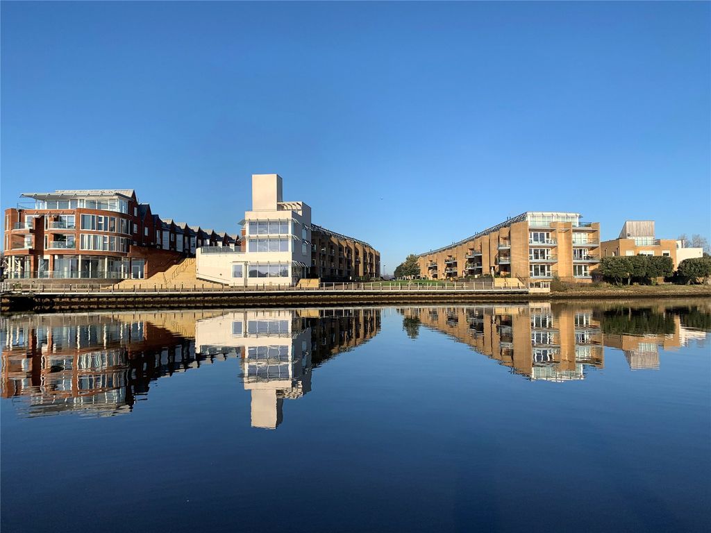 2 bed flat for sale in Almansa Way, Lymington, Hampshire SO41 - Zoopla