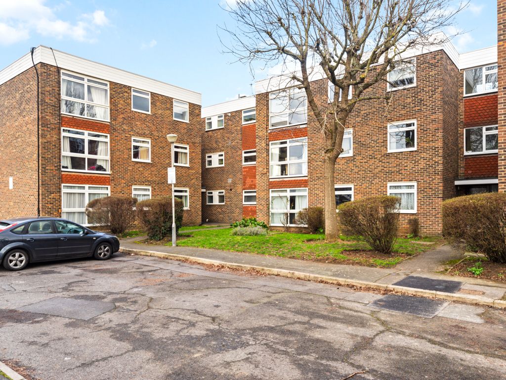 2 bed flat for sale in Glena Mount, Sutton SM1 - Zoopla