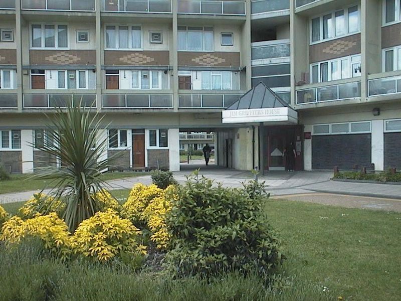 4 bed flat to rent in Clem Attlee Court, London SW6 - Zoopla