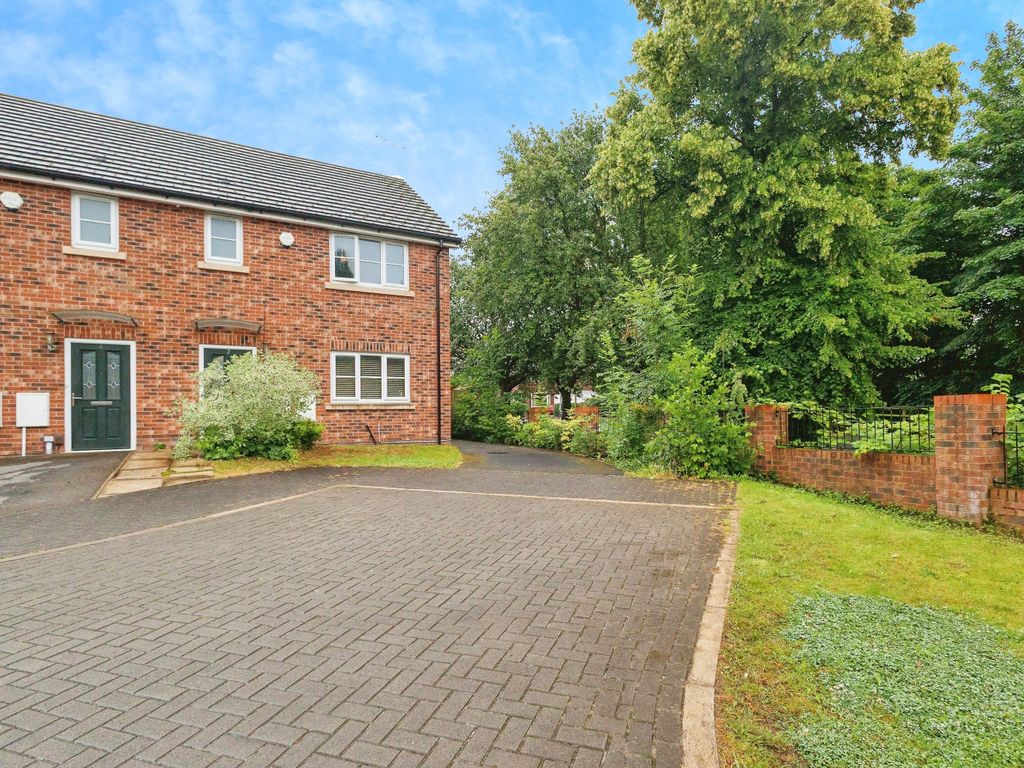 3 Bed End Terrace House For Sale In Valley Park Close Stockport