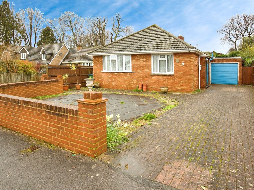 3 Bed Bungalow For Sale In Maytree Close Locks Heath Southampton