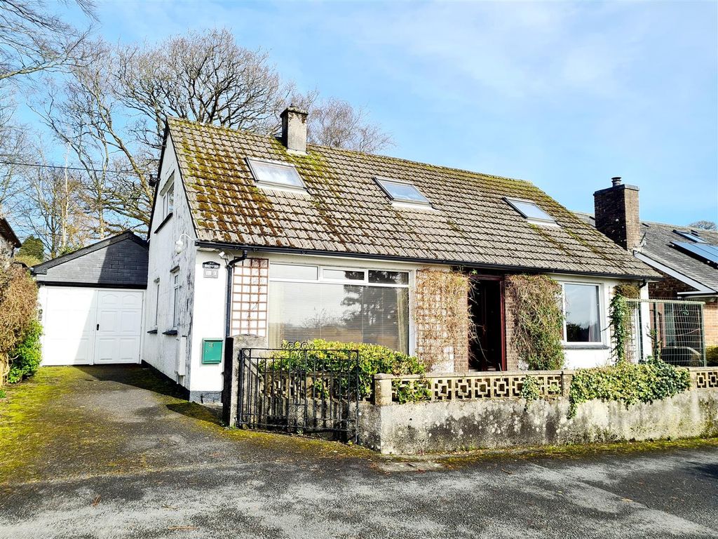 4 Bed Detached Bungalow For Sale In St Stephens Hill Launceston Pl15