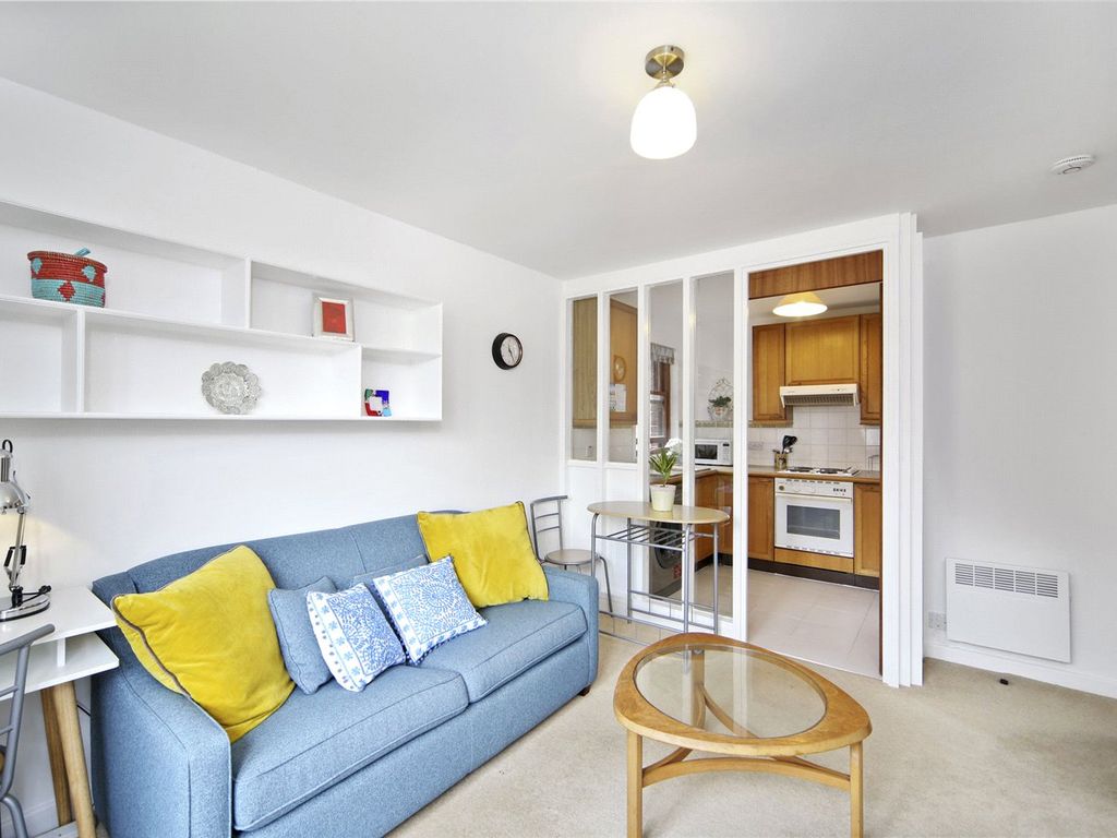1 bed flat to rent in Mayfield Road, London W12, £1,550 pcm - Zoopla