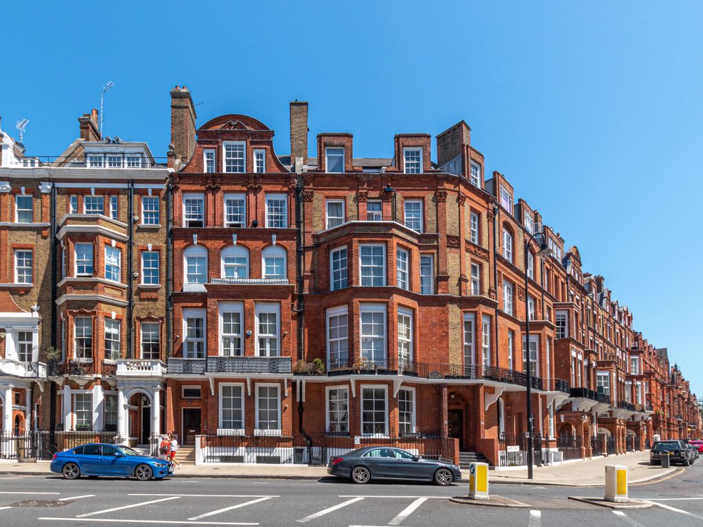 Studio to rent in Pont Street, London SW1X, £2,250 pcm - Zoopla