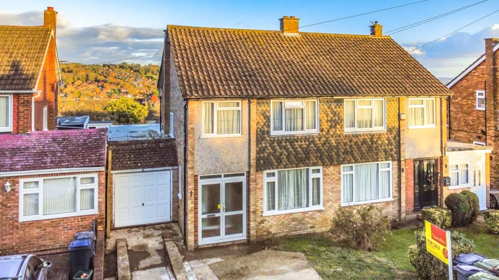 3 bed detached house for sale in High Wycombe, Buckinghamshire HP13, £ ...