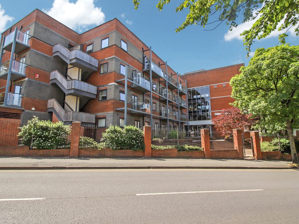 1 bed flat to rent in Victoria Road, Old Town, Swindon SN1 - Zoopla