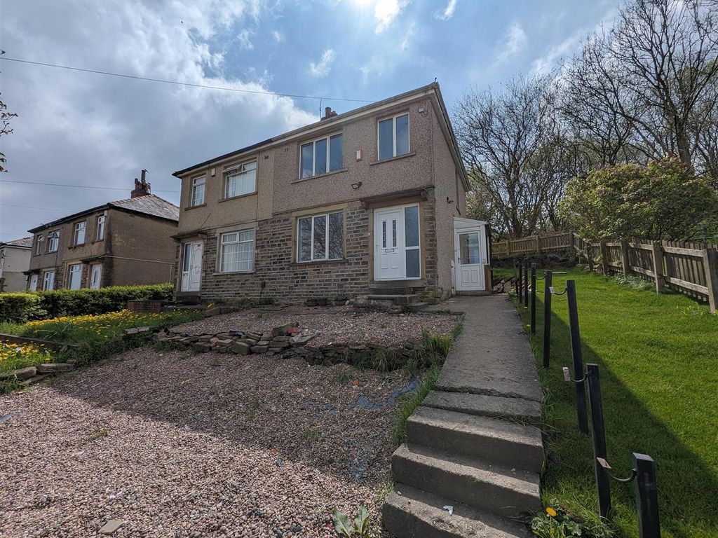 3 Bed Semi Detached House To Rent In Southmere Drive Bradford Bd7 £