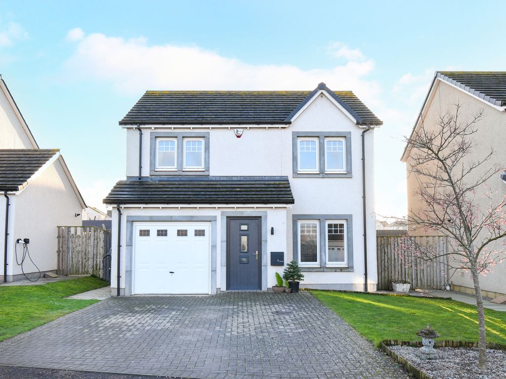 3 Bed Detached House For Sale In Lyall Way Laurencekirk Ab30 £235 000