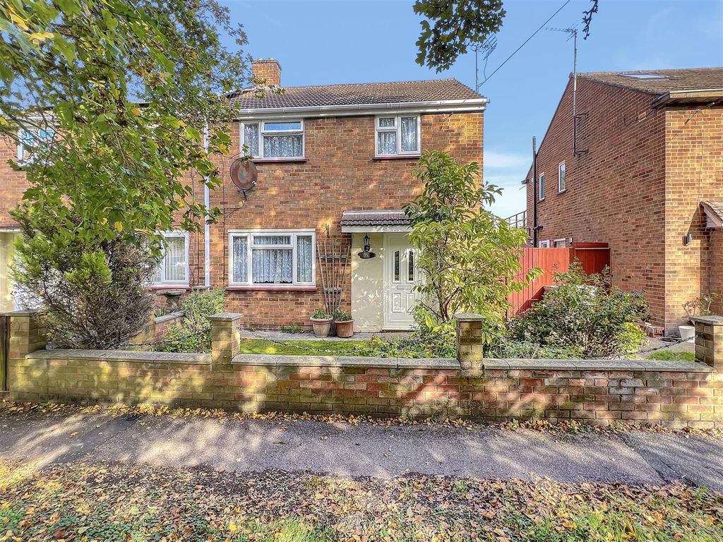 3 Bed Semi Detached House For Sale In Gunhild Way Cambridge Cb1 £