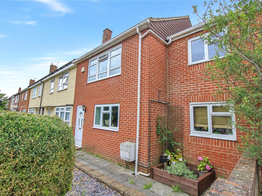 3 Bed End Terrace House For Sale In Fyfield Avenue Swindon Wiltshire