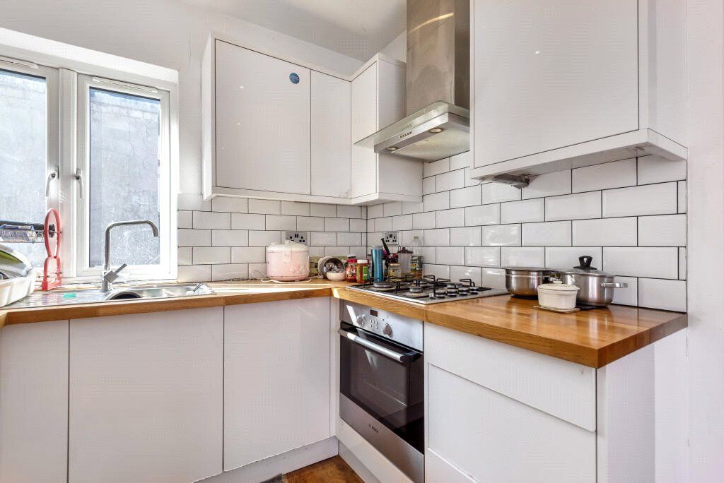 2 bed flat to rent in Walters Yard, Bromley BR1 - Zoopla