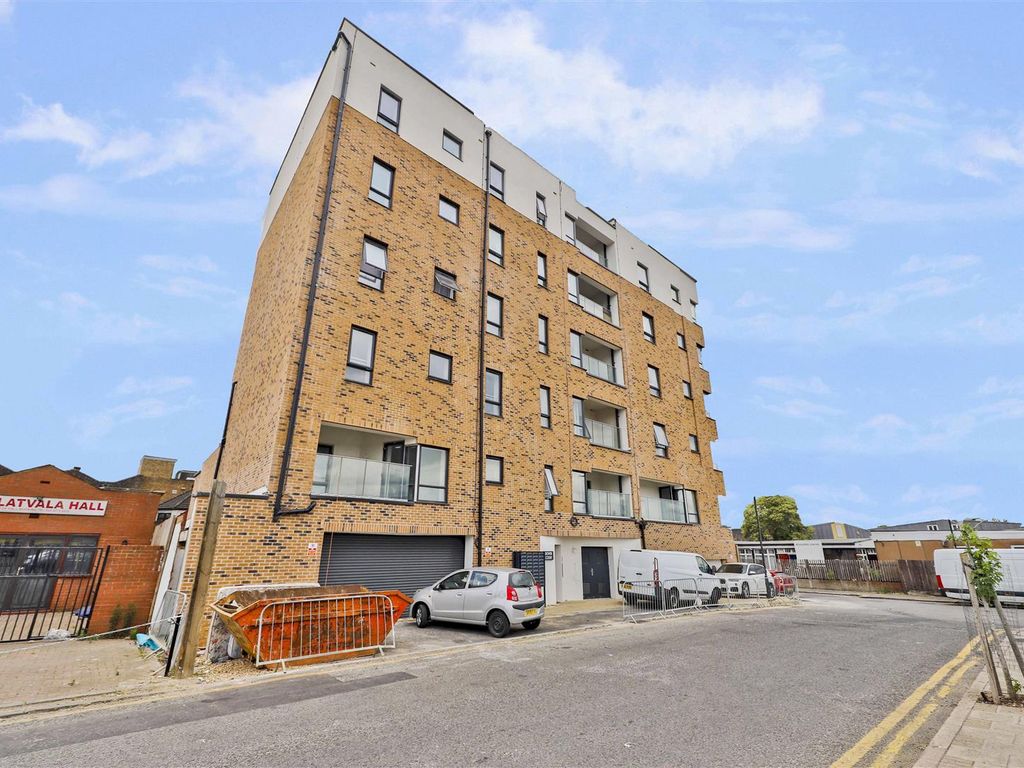 Block of flats for sale in Dover Court, Dominion Road, Southall UB2 ...
