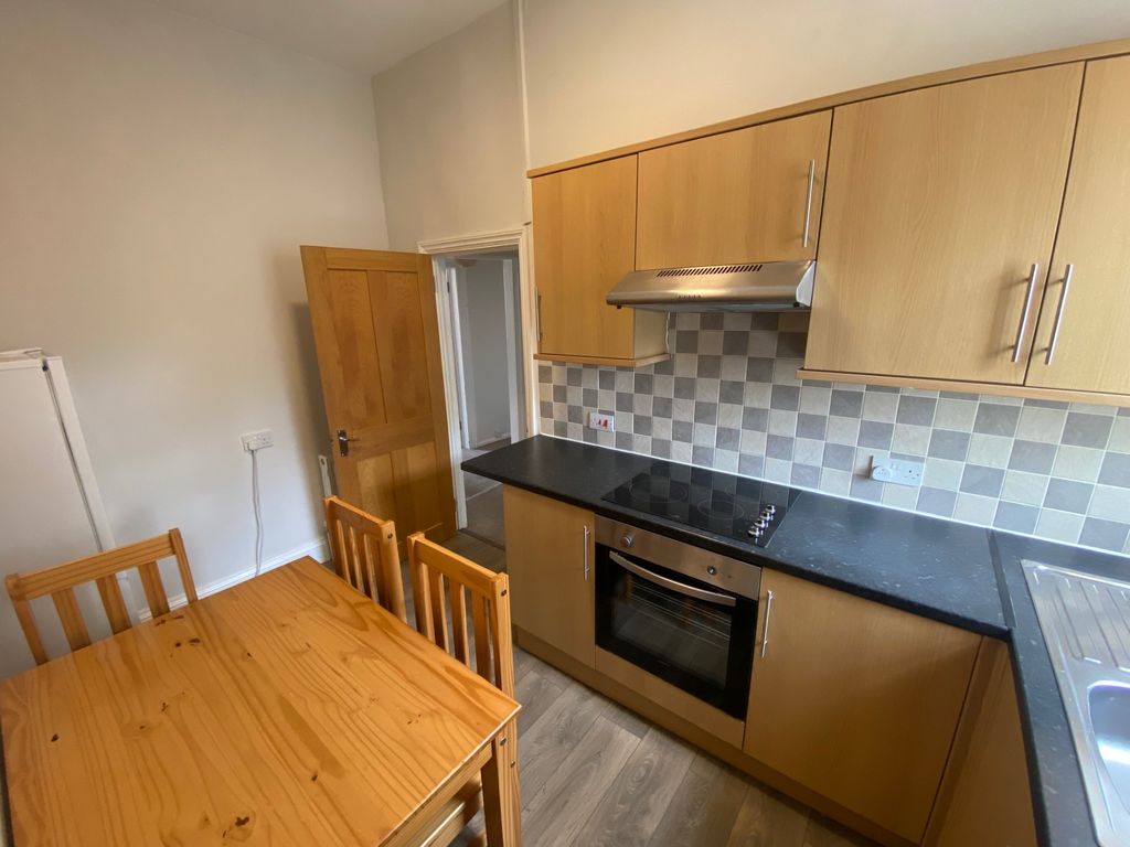 1 bed flat to rent in Russell Street, Reading RG1, £1,300 pcm - Zoopla