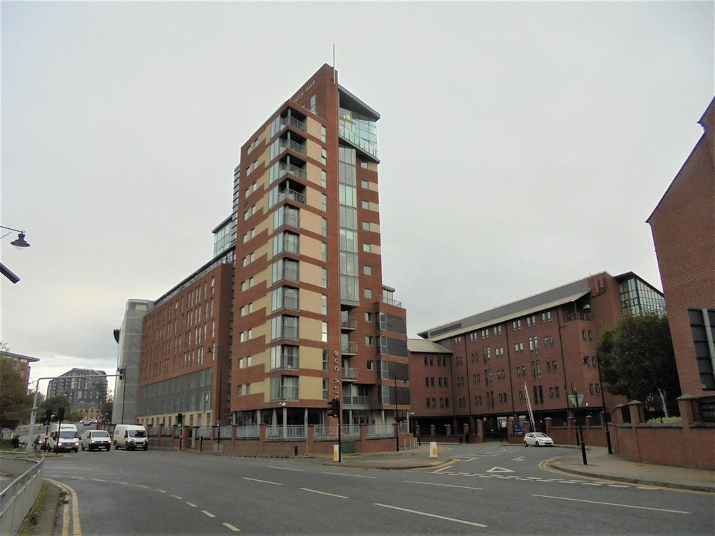 2 bed flat to rent in Trinity One, East Street, Leeds LS9, £1,100 pcm ...