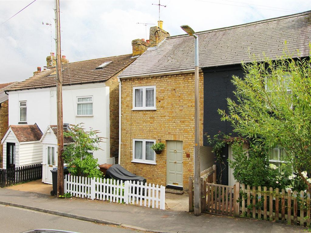 2 Bed Semi Detached House For Sale In Gilpin Road Ware Sg12 £415 000