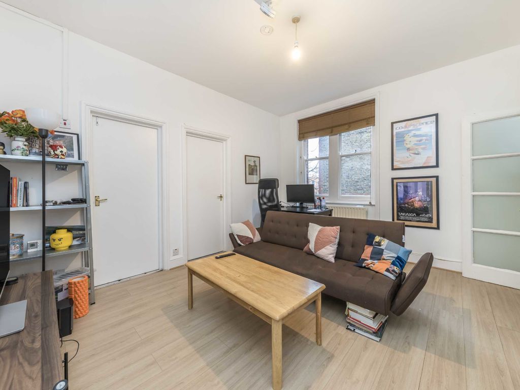 1 bed flat to rent in Cormont Road, London SE5, £1,599 pcm - Zoopla