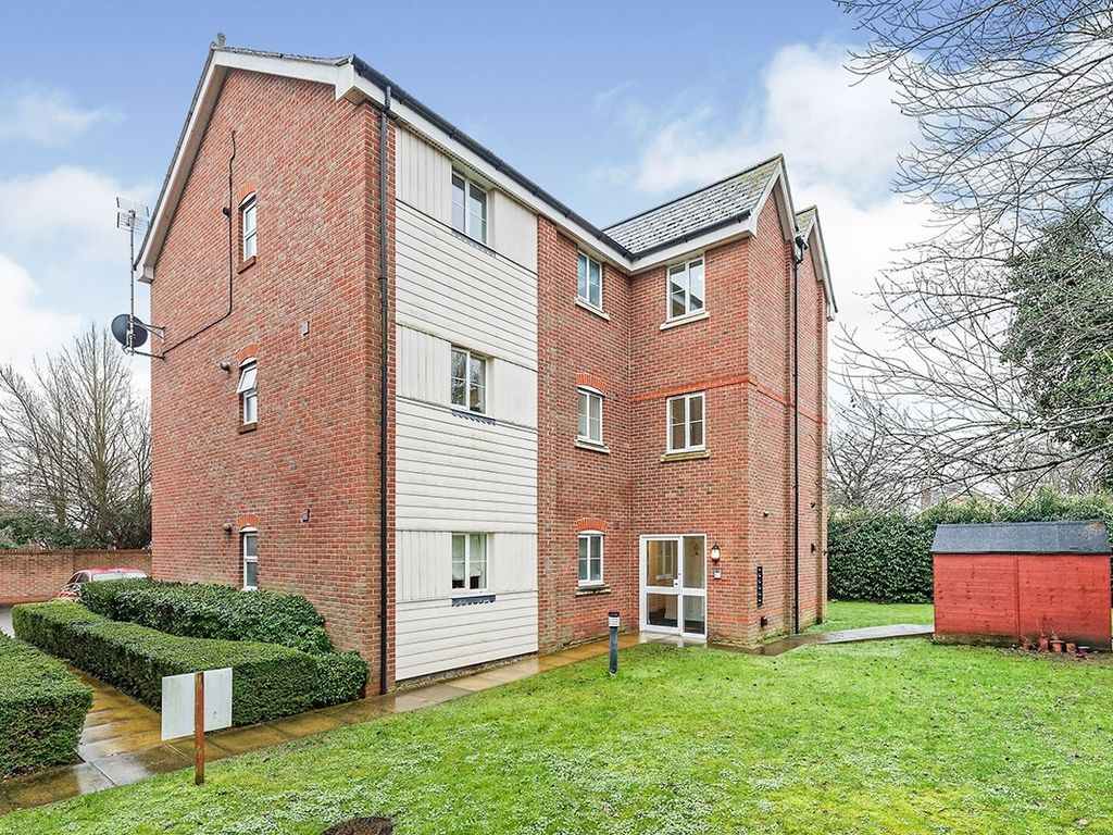 2 bed flat to rent in Dextor Close, Canterbury, Kent CT2 - Zoopla
