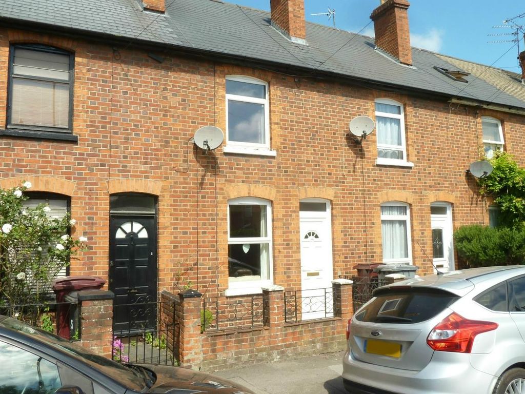 3 bed terraced house to rent in Swansea Road, Reading, Berkshire RG1, £1,600 pcm - Zoopla
