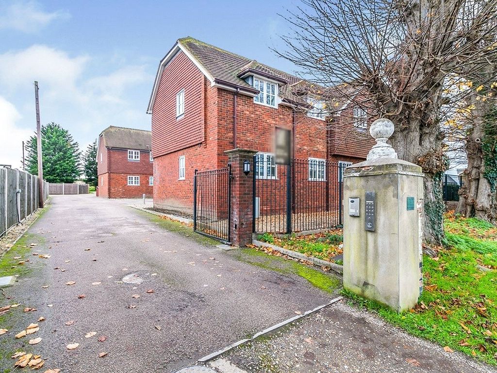 2 bed flat to rent in Green Street Green Road, Green Street Green ...