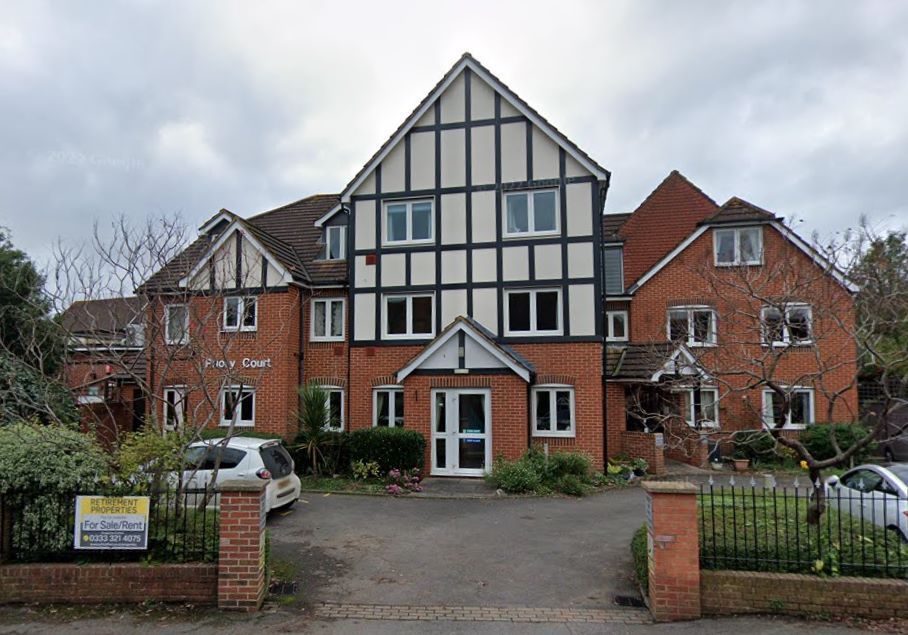 2 bed flat for sale in Flat 16 Priory Court, 1 Priory Avenue, Caversham ...