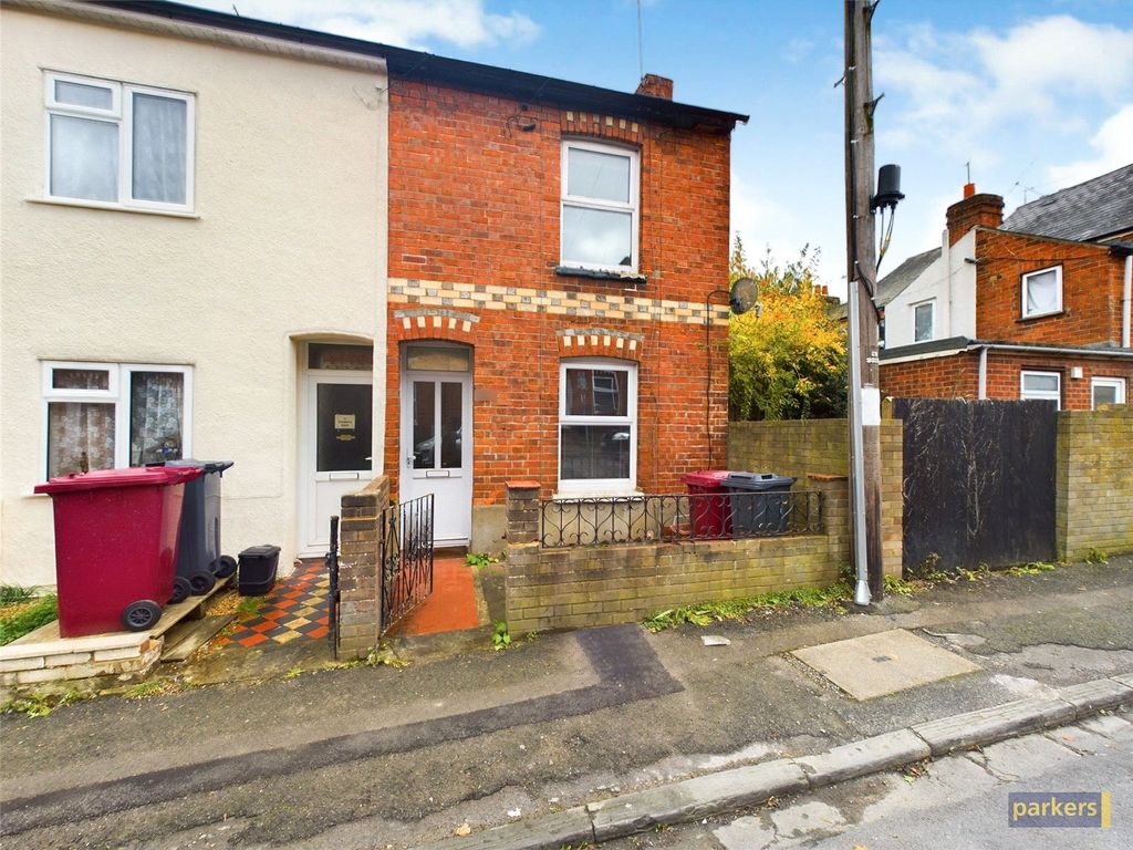 3 Bed End Terrace House For Sale In Sherman Road Reading Berkshire