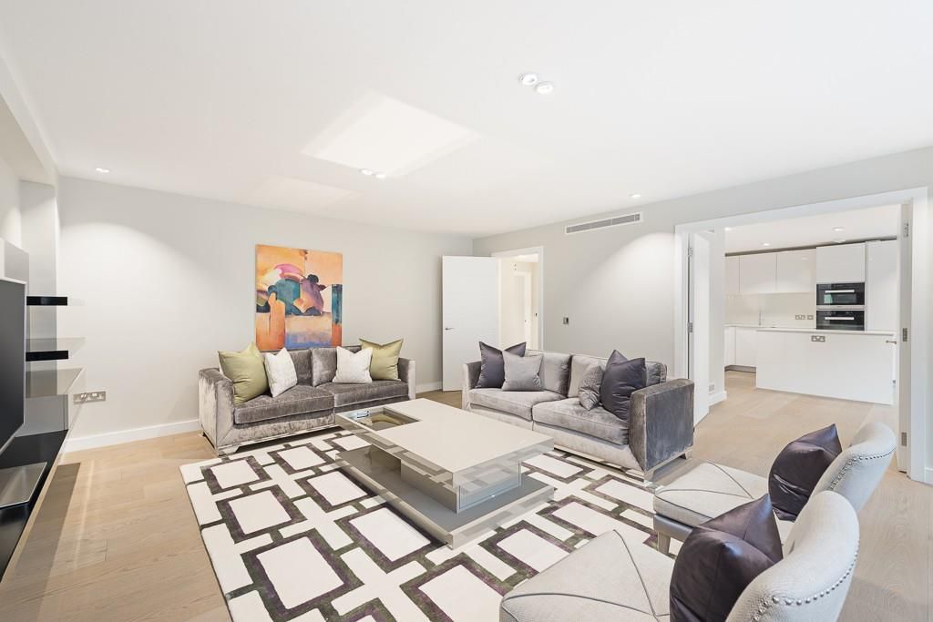 2 bed flat for sale in Heron Place, Thayer Street, Marylebone, London ...